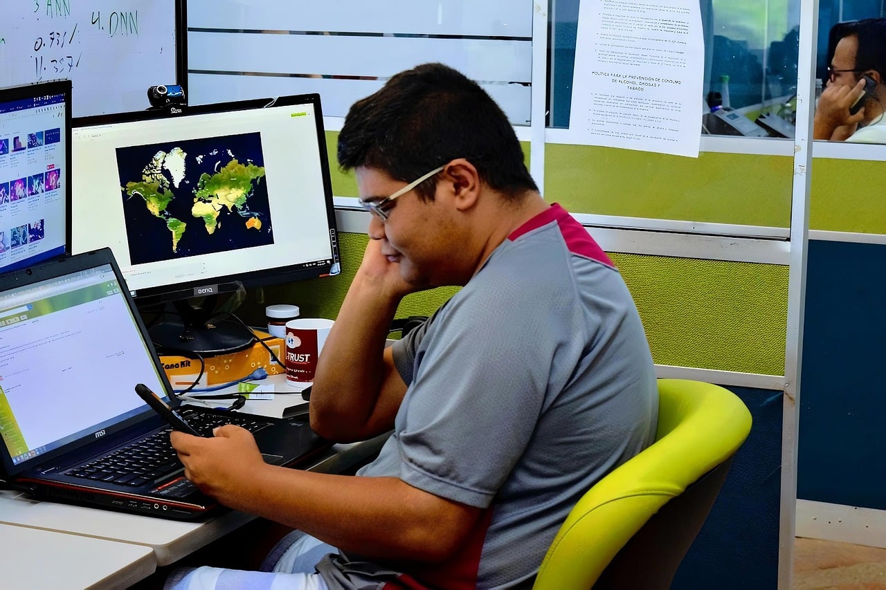 A problem solver is the main roadblock in problem solving processes ...